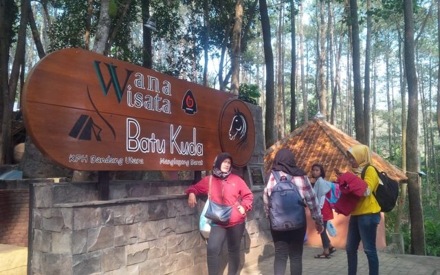 Wisata-Batu-Kuda-Manglayang-Bandung – Harga Belanja